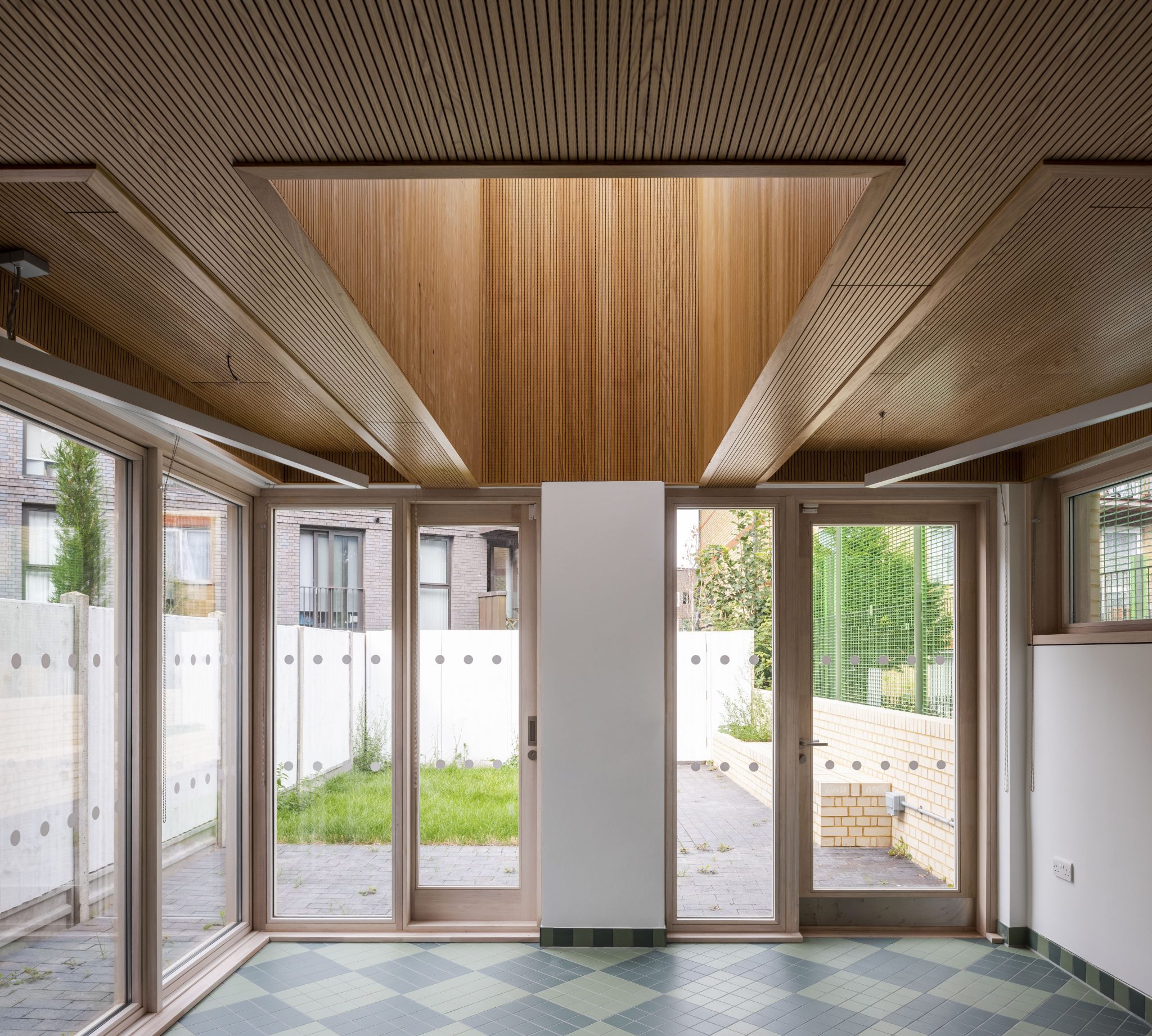 Rebel Business School | DK-CM